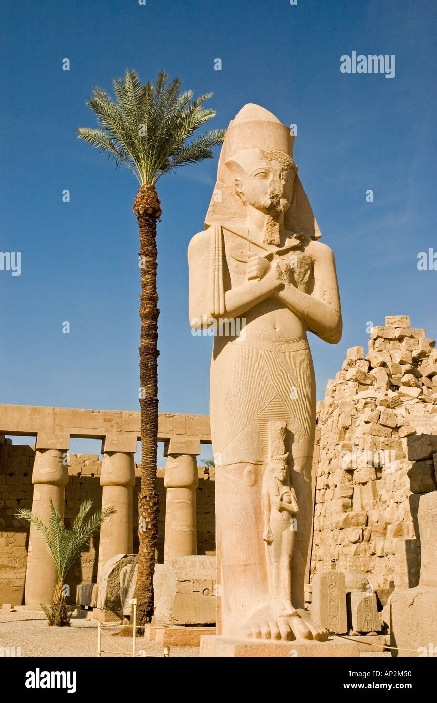 Colossus of king ramses ii hi-res stock photography and images - Alamy