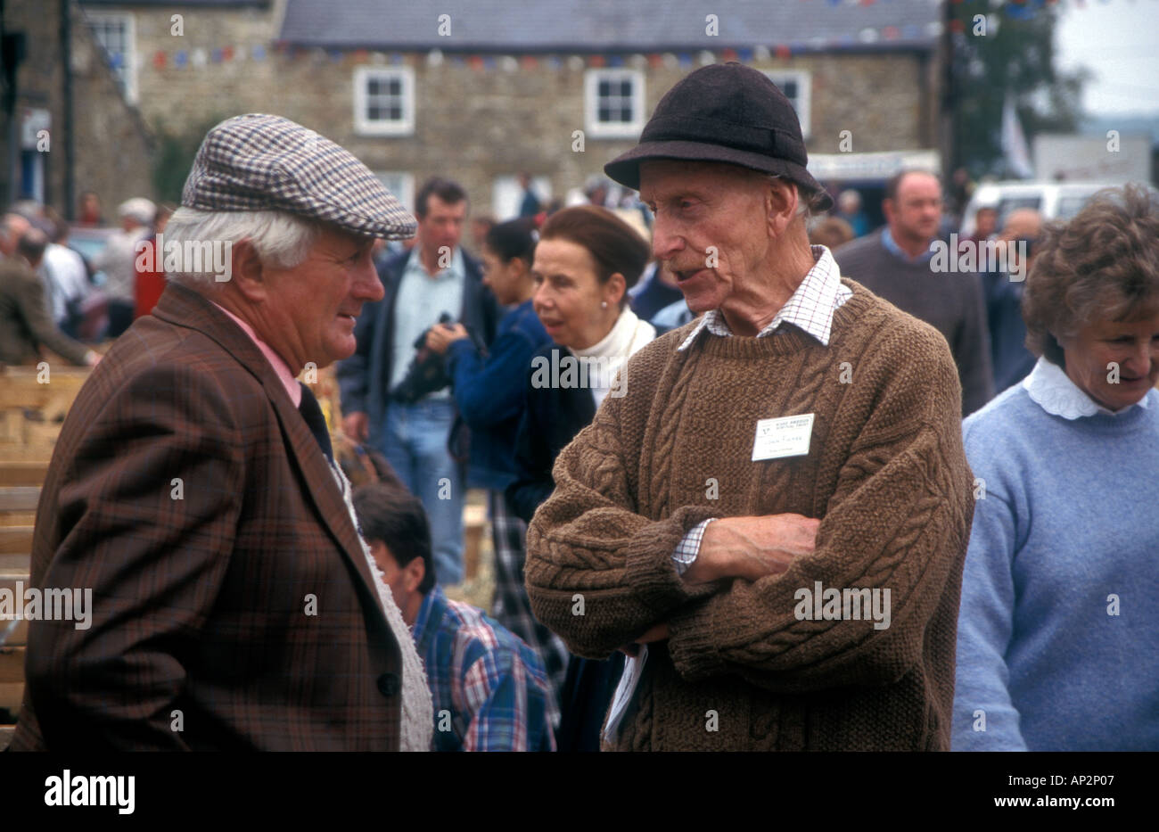 Two farmers talking hi-res stock photography and images - Alamy