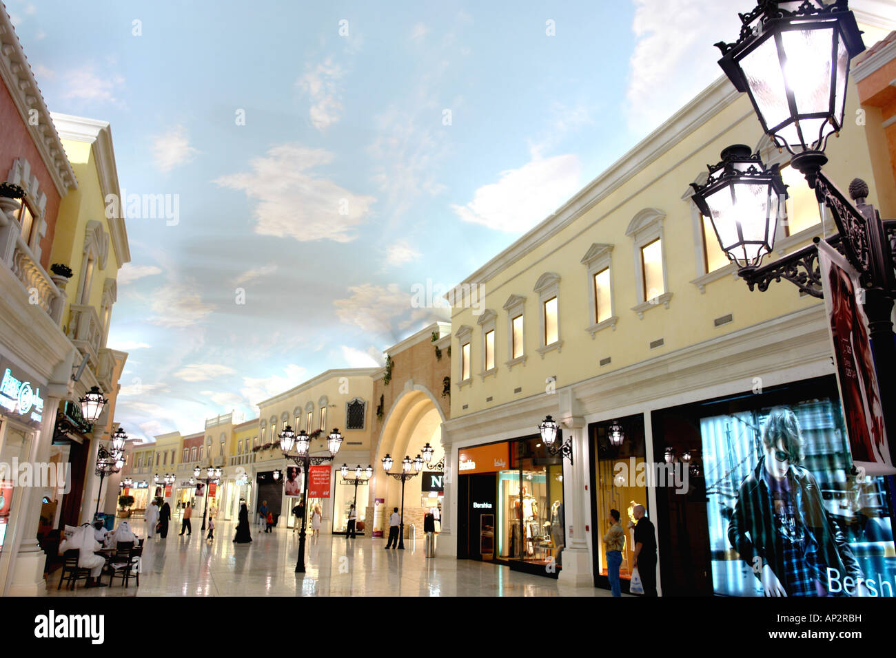 Villaggio mall qatar hi-res stock photography and images - Alamy