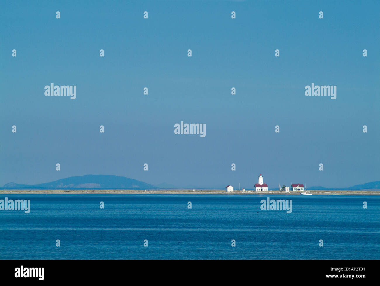 The New Dungeness Light Station on Dungeness Spit near Sequim ...