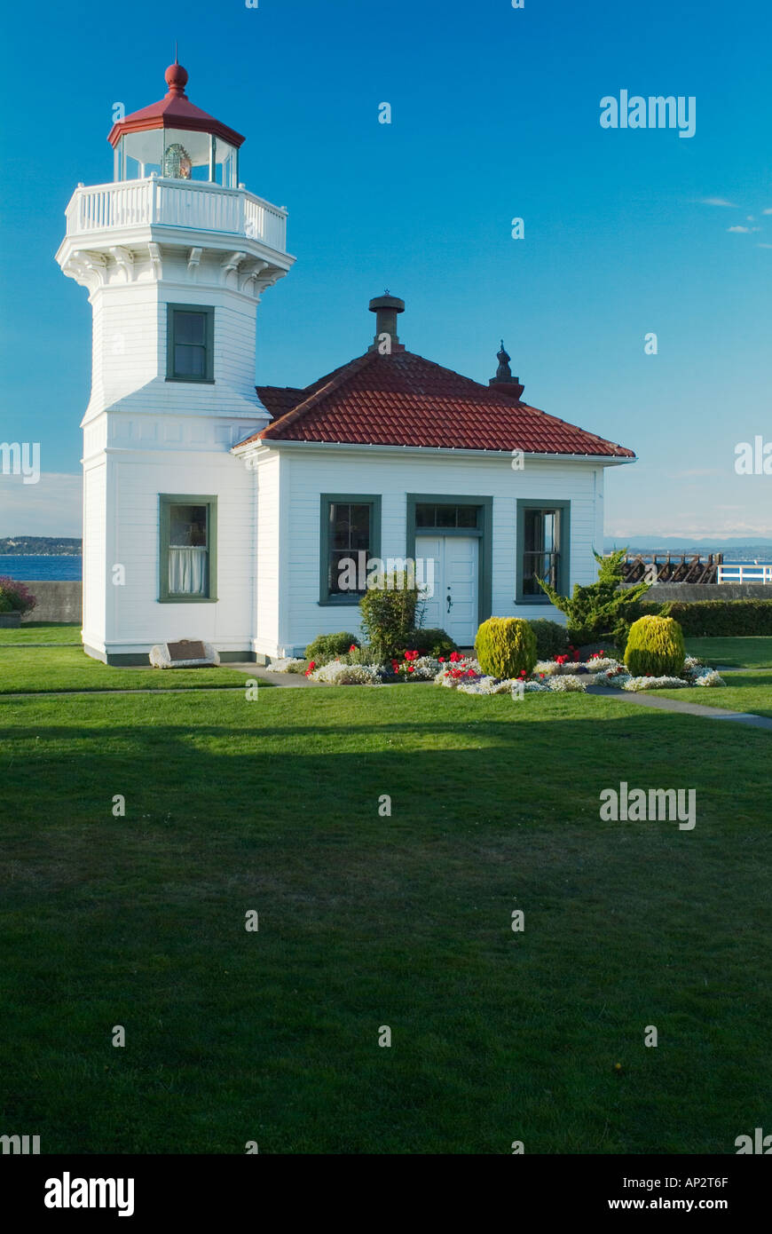 U S Coast Guard Lightstation Mukilteo Elliot Point lighthouse ...