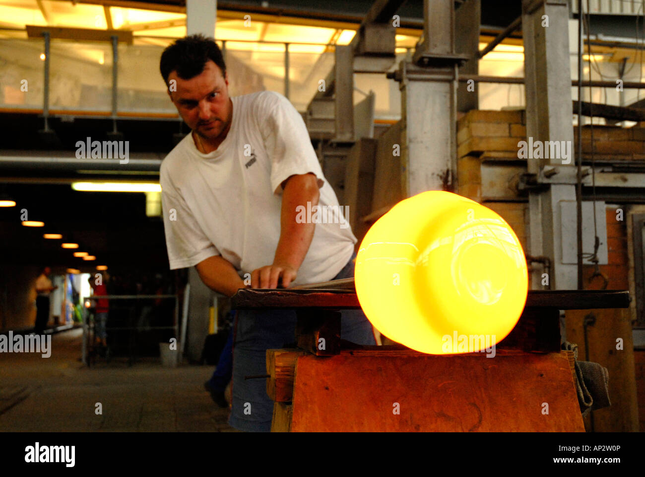 Man, glass blower, worker with glowing glass, Glassworks, Lauscha ...