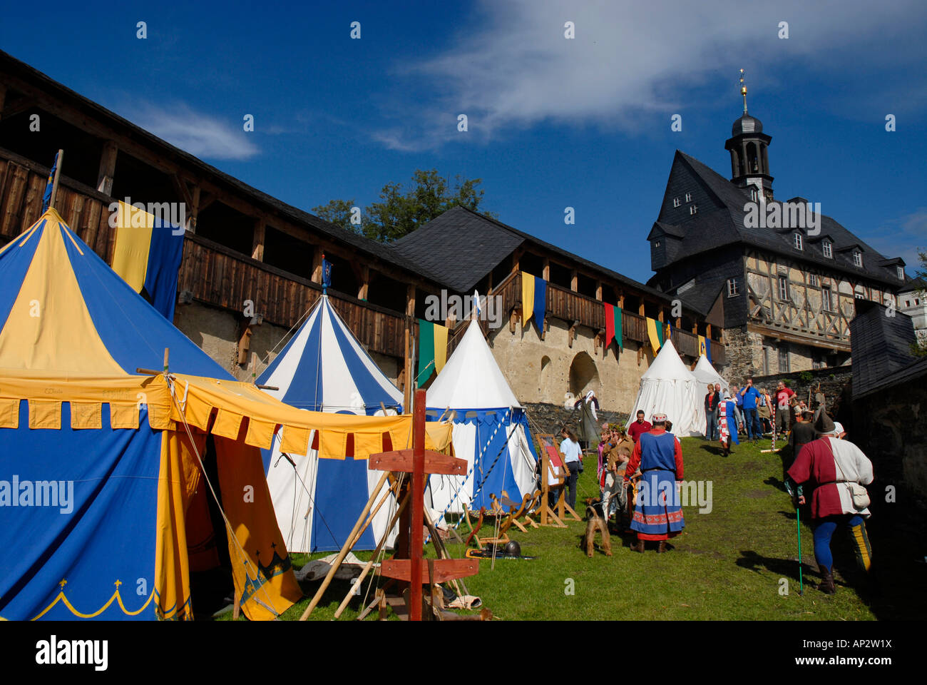 A Knights camp at a medieval fair at castle Burgk, Thuringia, Germany ...
