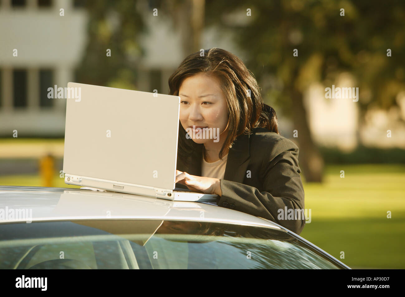 Business on go lap top hi-res stock photography and images - Alamy