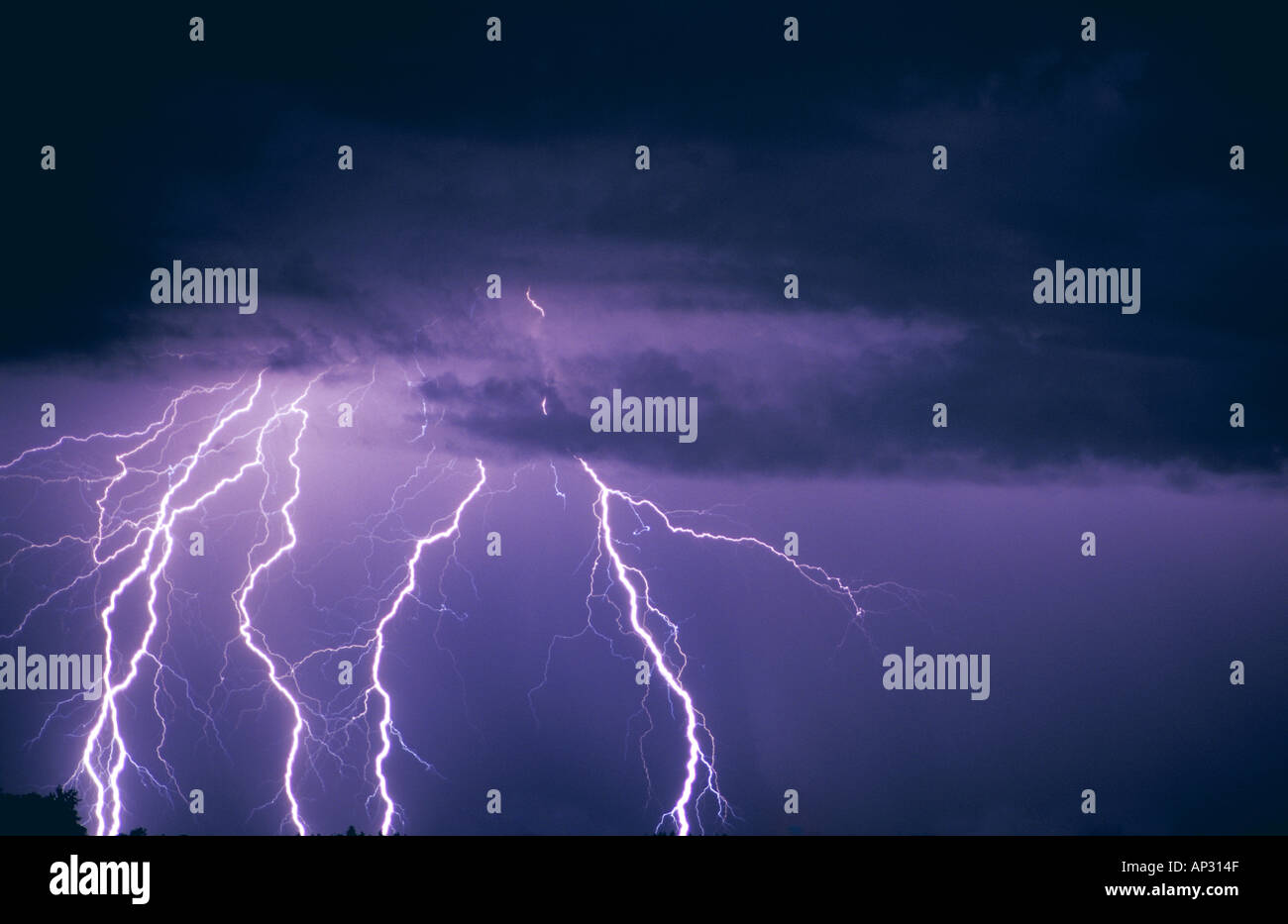 Thunderclouds flashes hi-res stock photography and images - Alamy