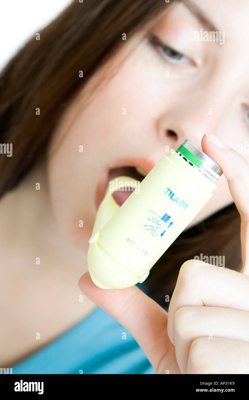 young woman with inhaler Stock Photo - Alamy
