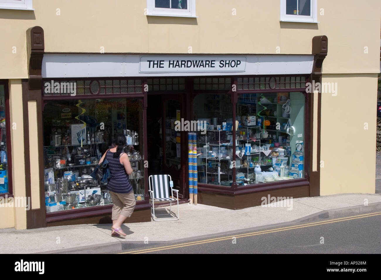 High street hardware hi-res stock photography and images - Alamy