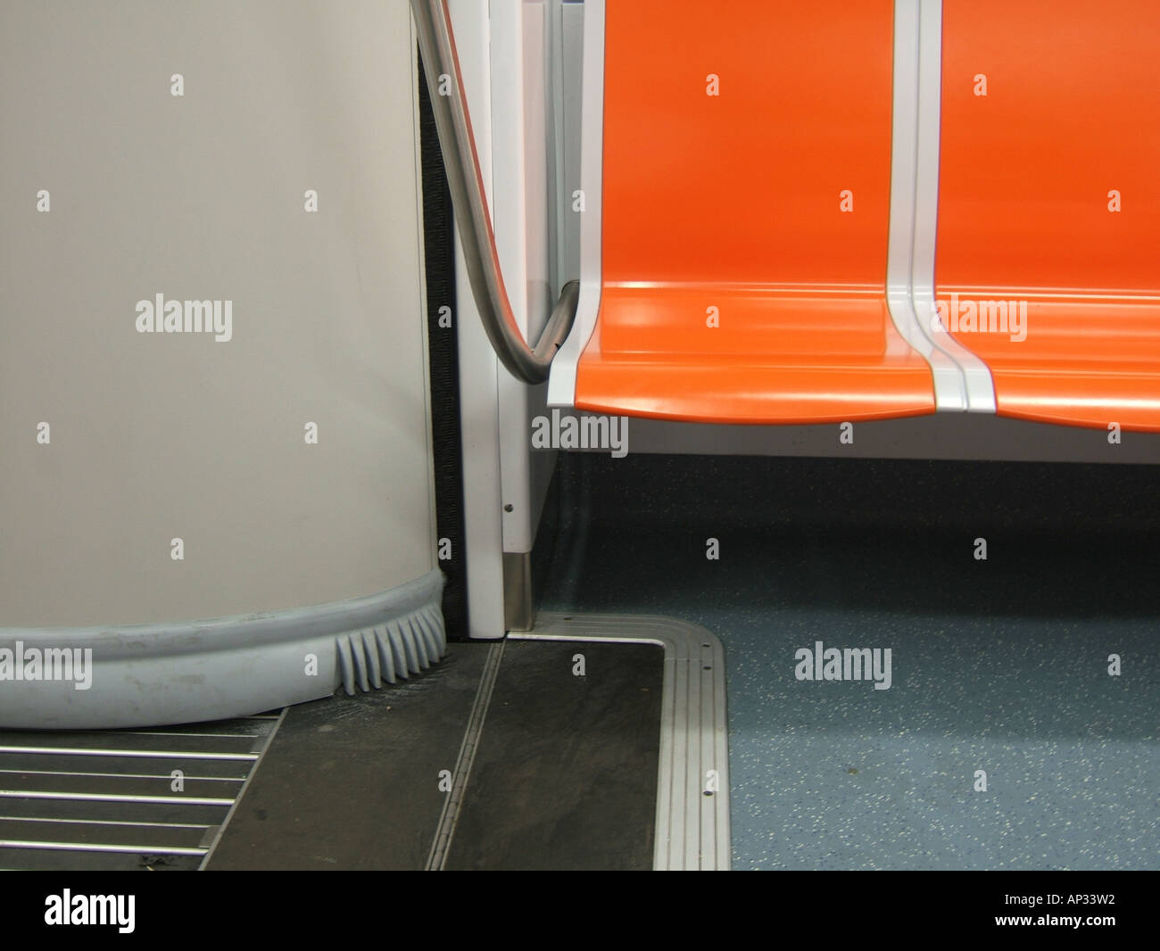 empty tube train carriage Stock Photo - Alamy