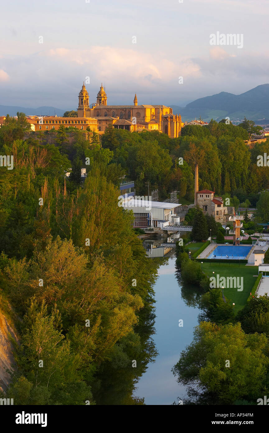 Cathedral Metropolitana and river Río Arga in the morning light ...