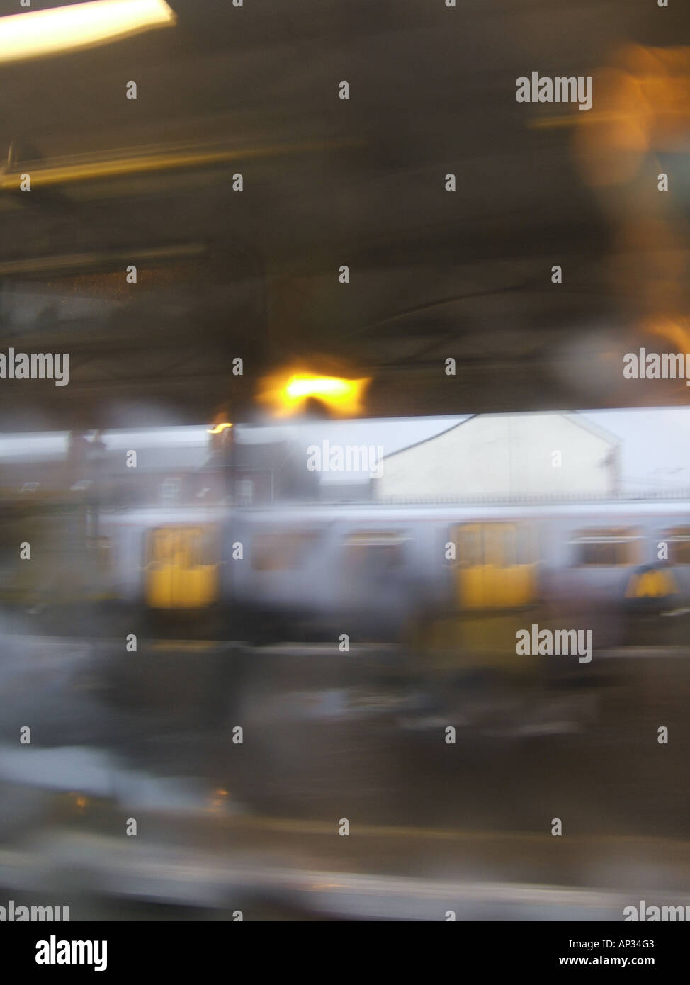 Wet railway carriage window hi-res stock photography and images - Alamy