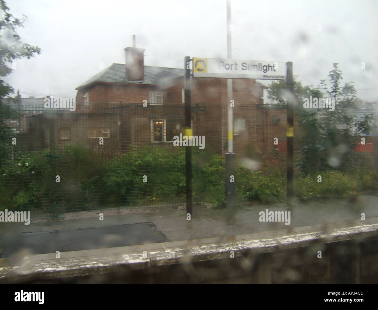 Port sunlight train station hi-res stock photography and images - Alamy