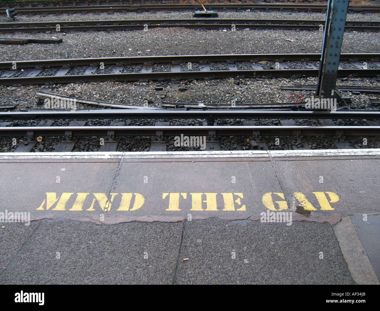 mind the gap words on station platform Stock Photo - Alamy