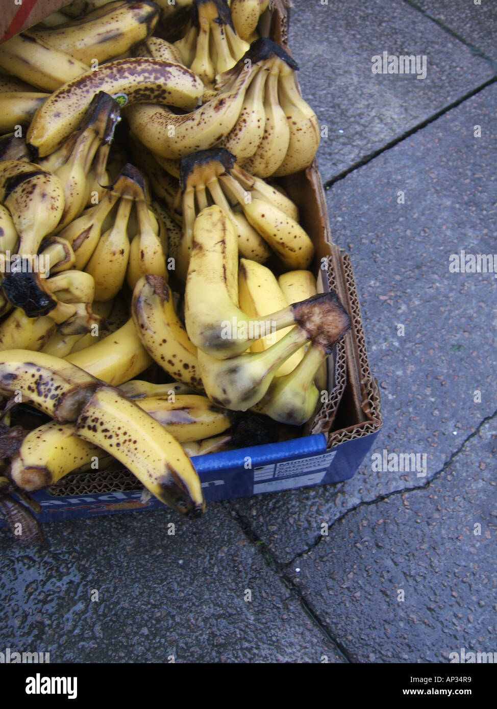 a case of rotten bananas on market stall Stock Photo - Alamy