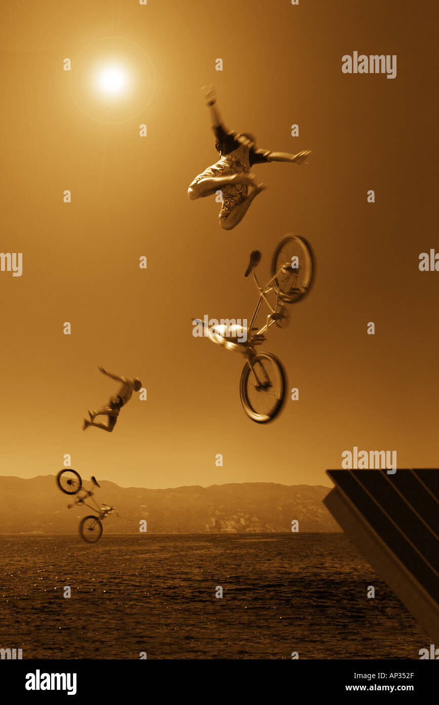 Kids jump into lake hi-res stock photography and images - Alamy