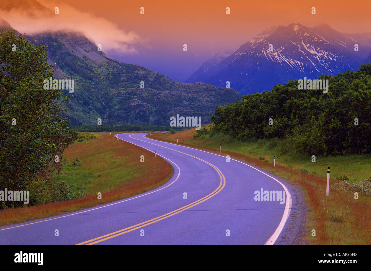 Two lane country hi-res stock photography and images - Alamy