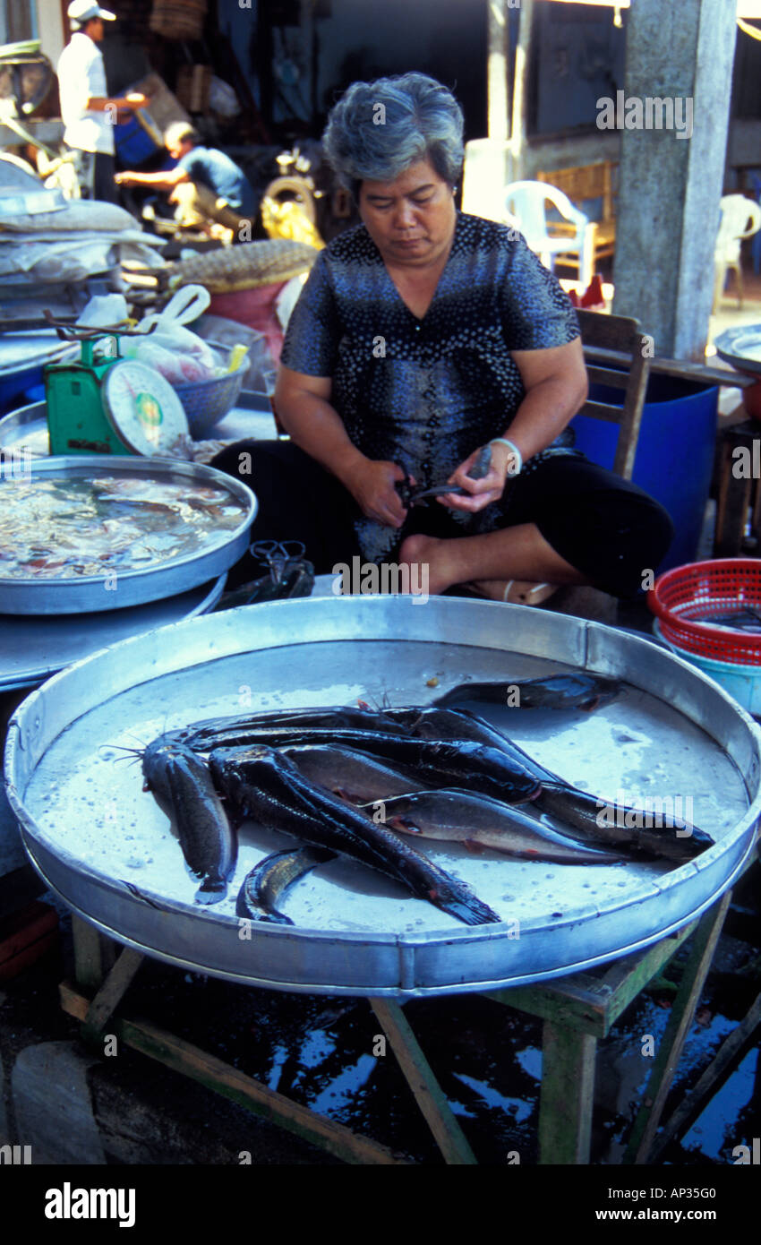 Fish slaughter board hi-res stock photography and images - Alamy