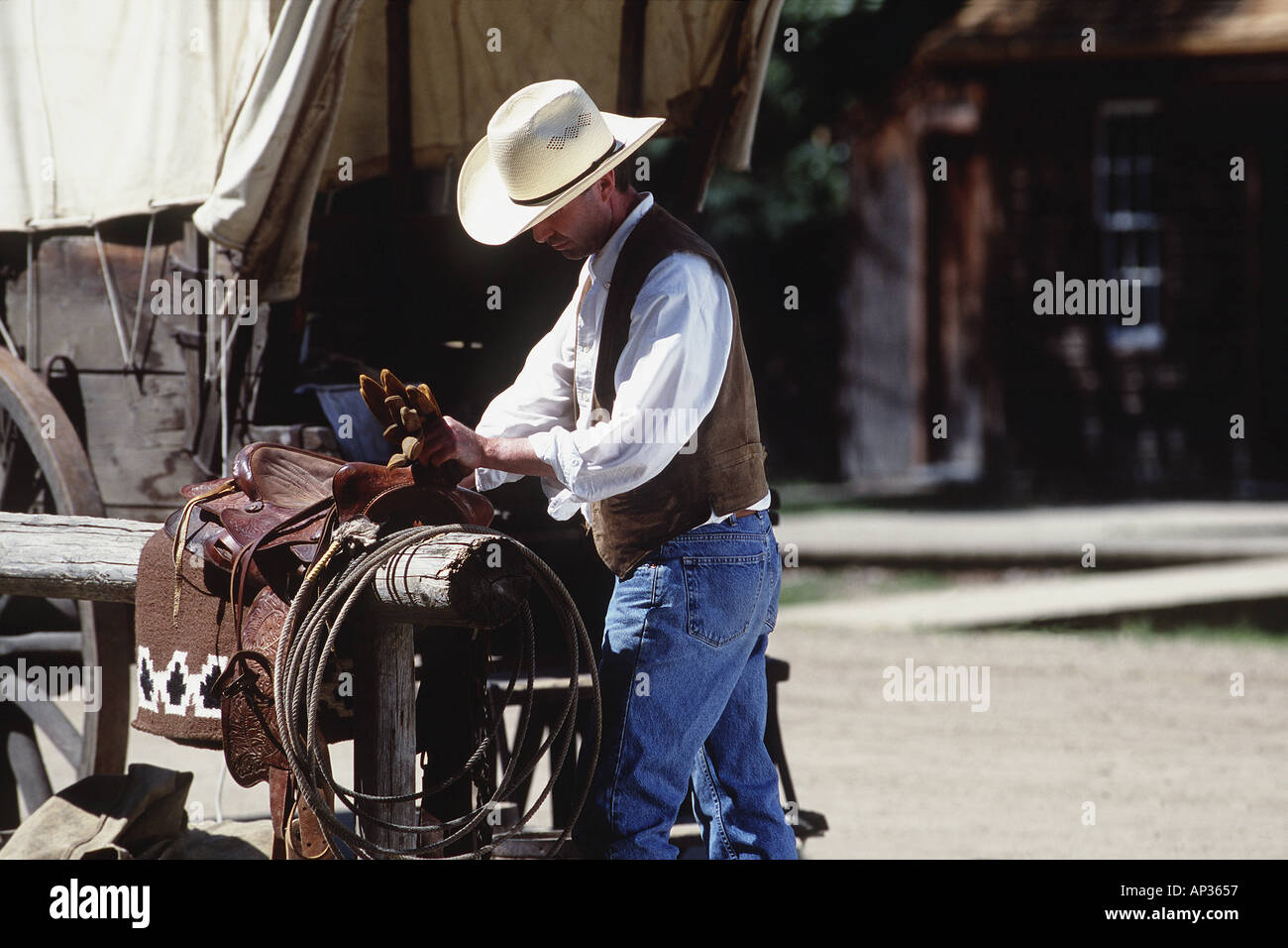 Cowboy chuck wagon hi-res stock photography and images - Alamy