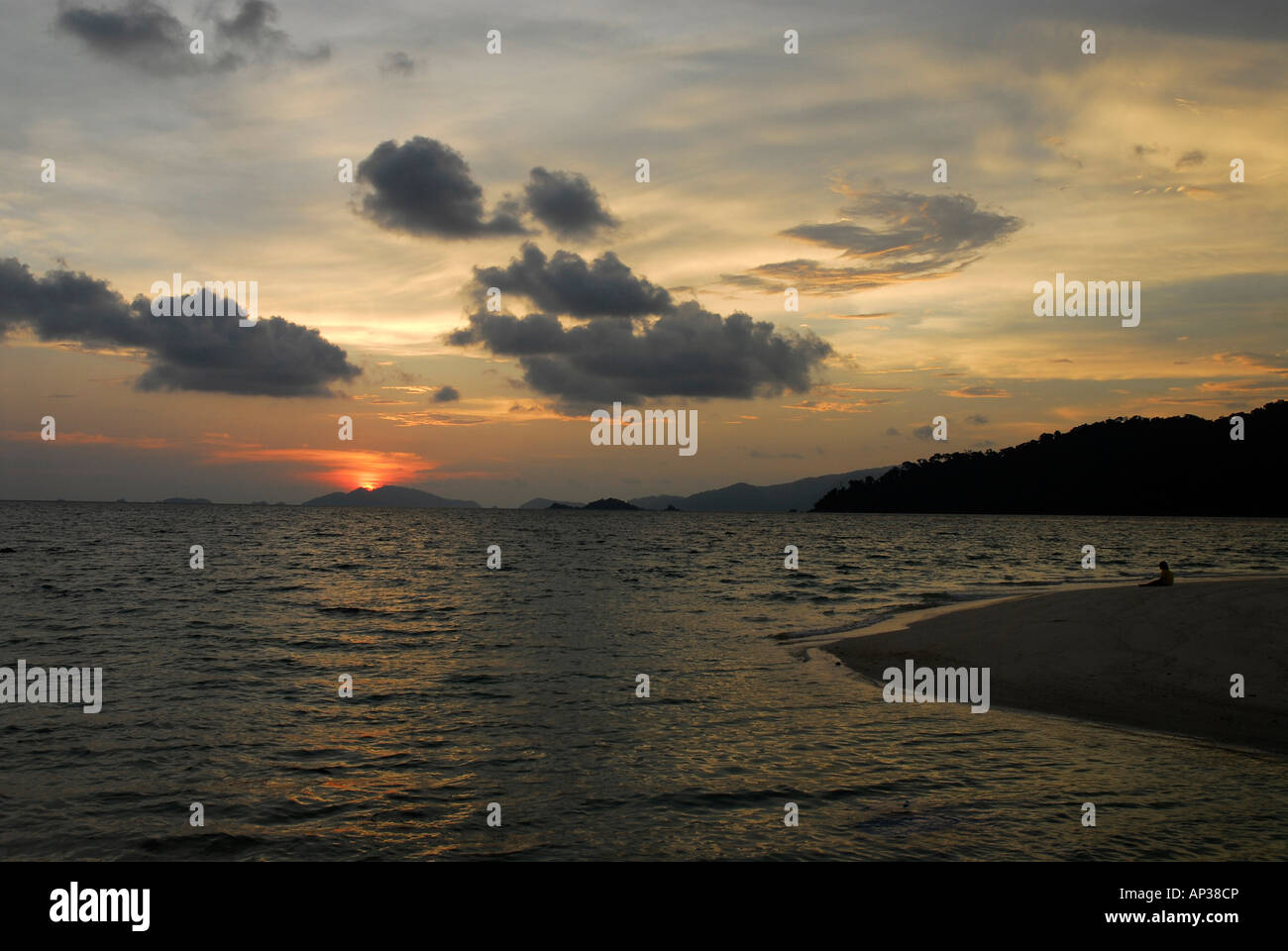 Sunset at Sunlight Beach with view of Ko Adang, Ko Lipe, Satun ...