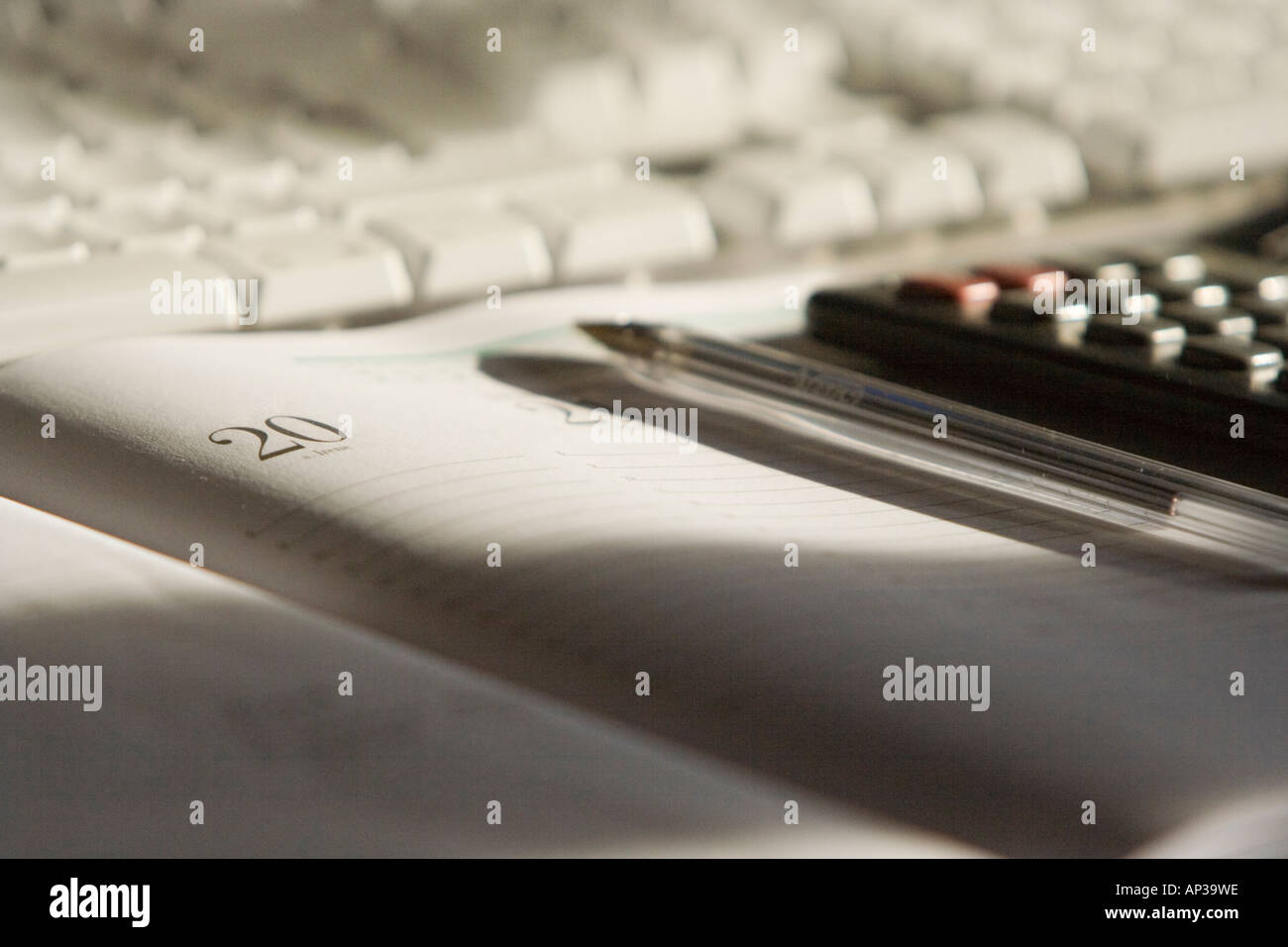 office desk diary open at day 20 Stock Photo - Alamy