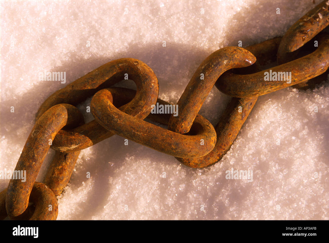 Symbolic chain hi-res stock photography and images - Alamy