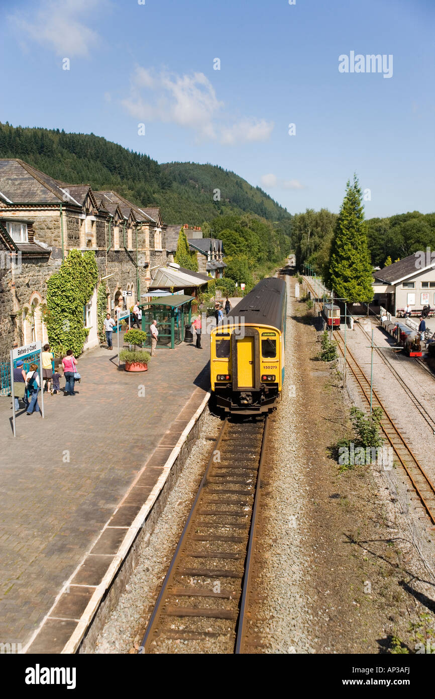 Train arriving at Betws y Coed Railway Station, Snowdonia, North Wales ...