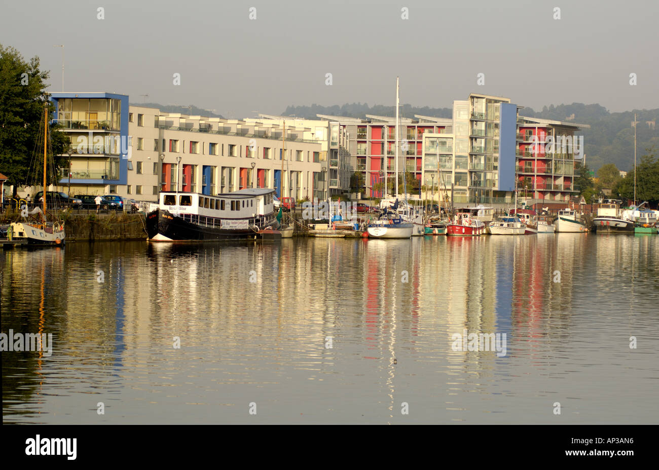 Harbourside waterside development hi-res stock photography and images ...