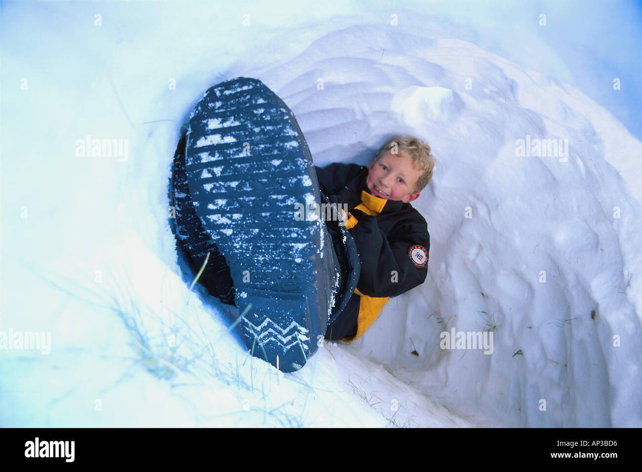 Boy igloo hi-res stock photography and images - Alamy