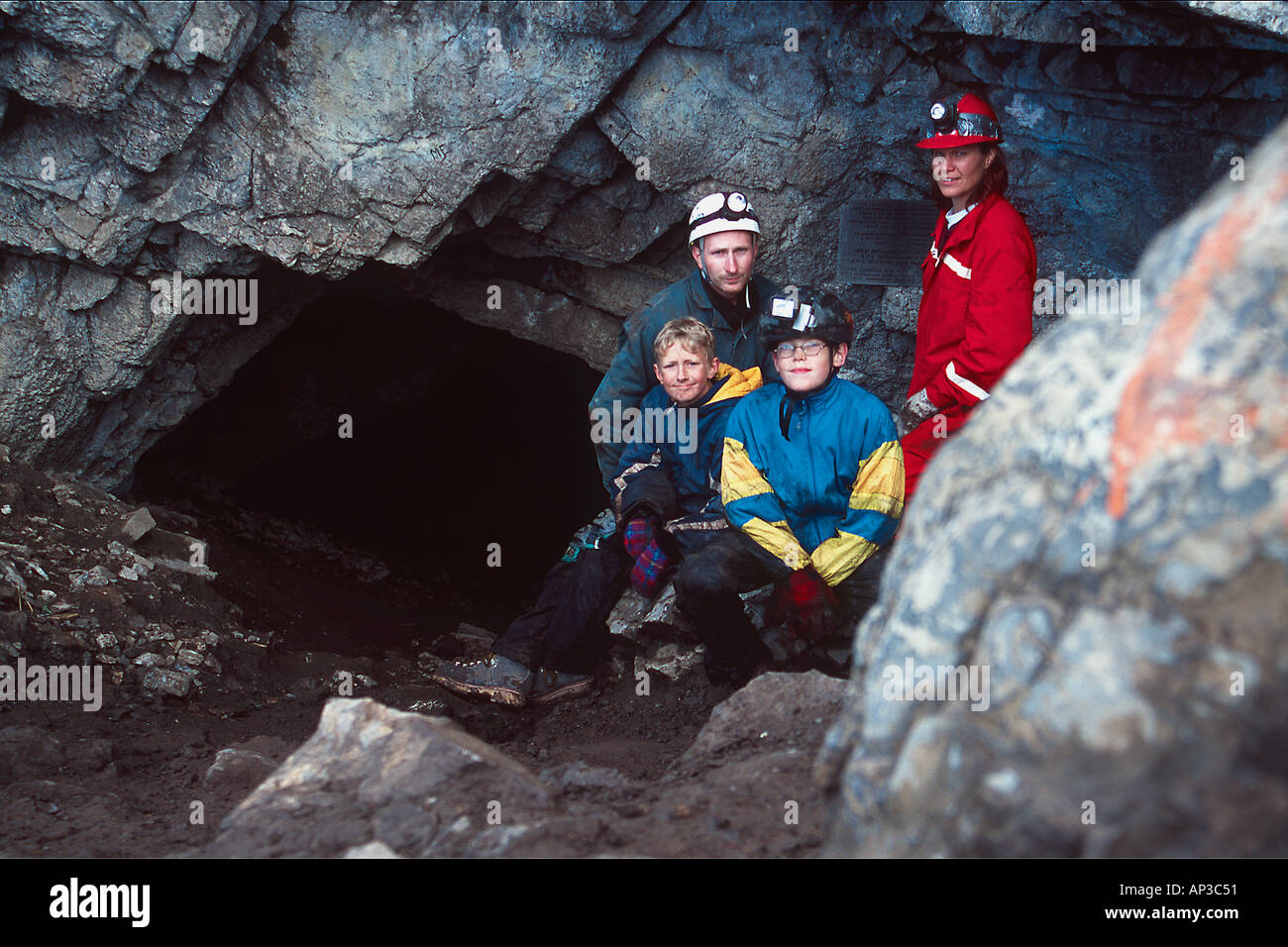 Woman caving spelunking cave hi-res stock photography and images - Alamy