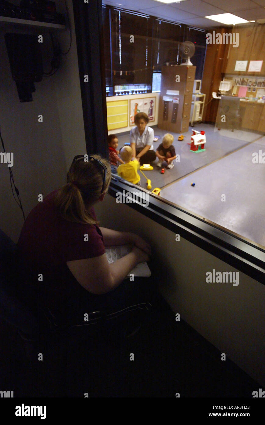 One way mirror observation hi-res stock photography and images - Alamy