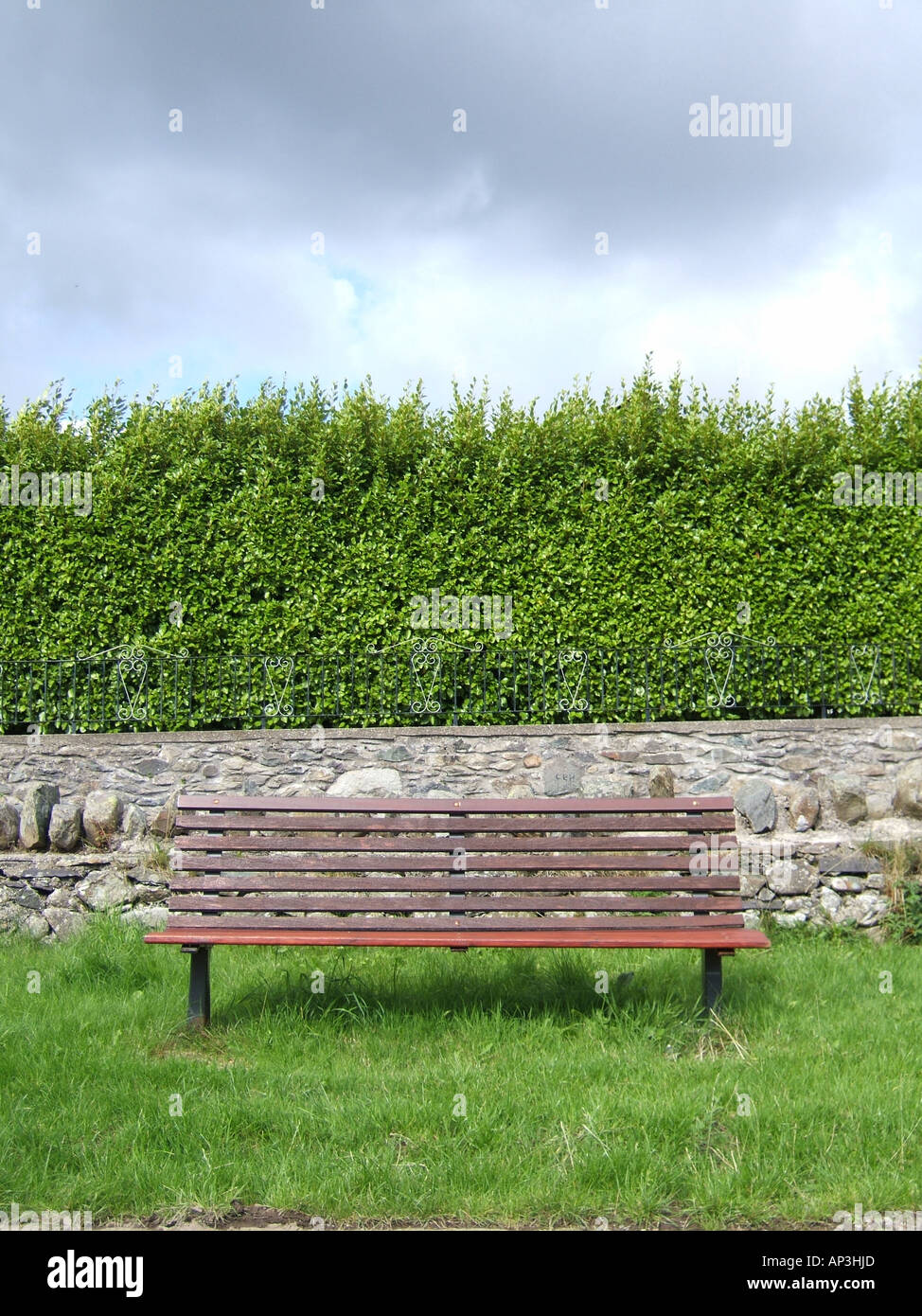 road side wooden bench Stock Photo - Alamy