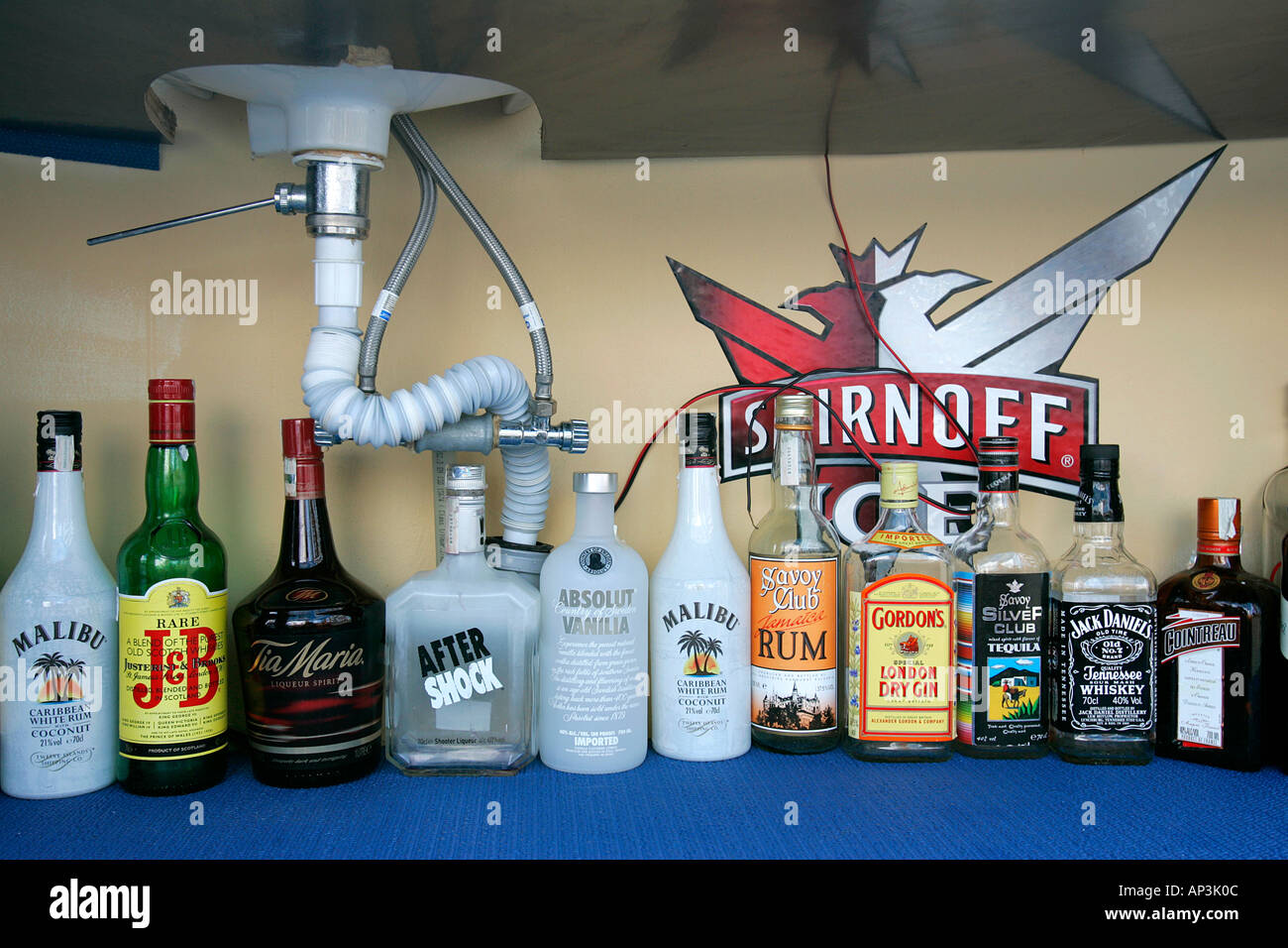 Jack Daniels whisky premium scotch old alcohol dry gin rum Malibu vodka ...