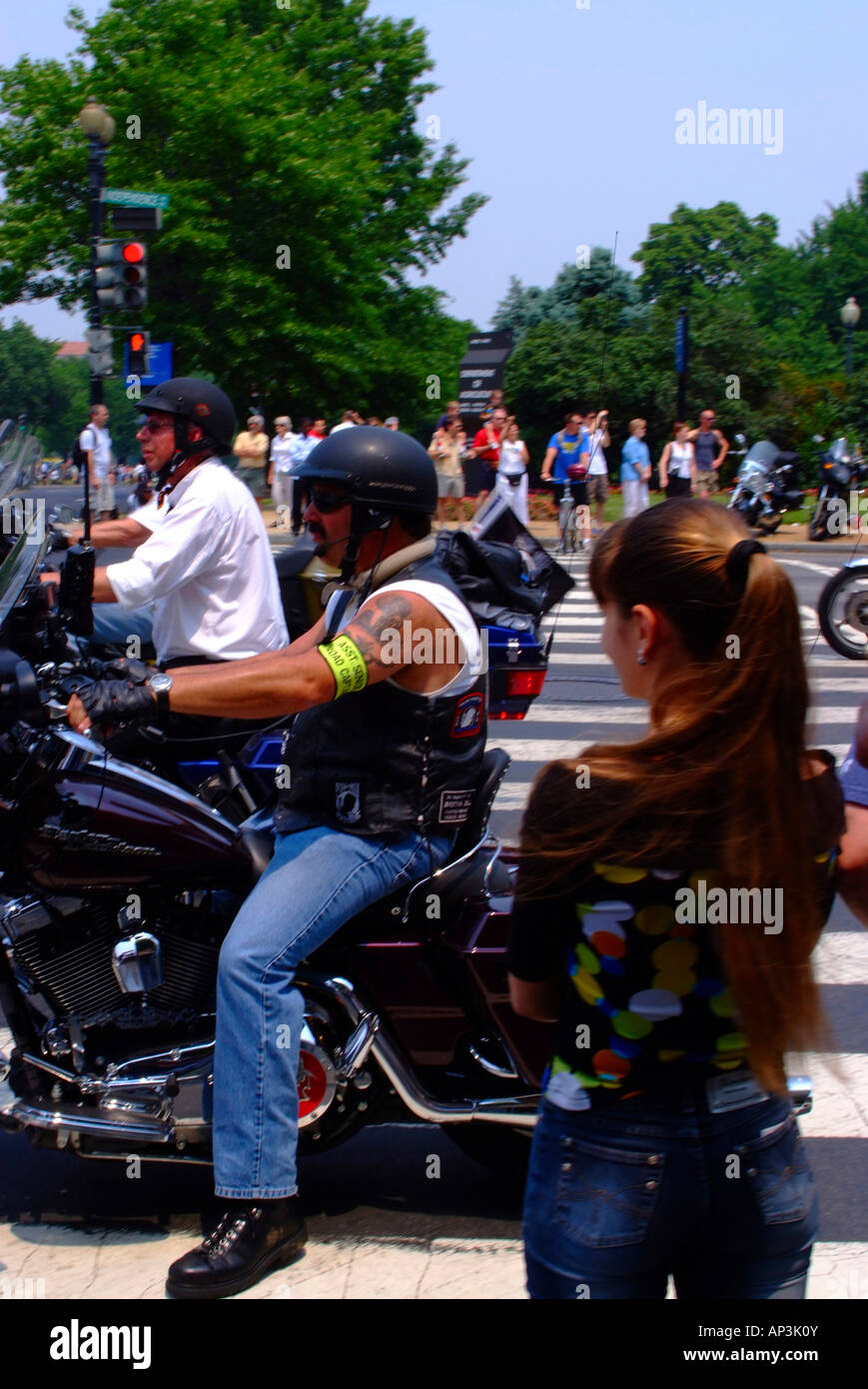 Crowd Watches Motorbikers Taking Part in Rolling Thunder Parade ...