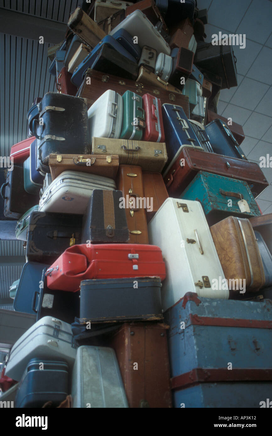 Luggage bound hi-res stock photography and images - Alamy