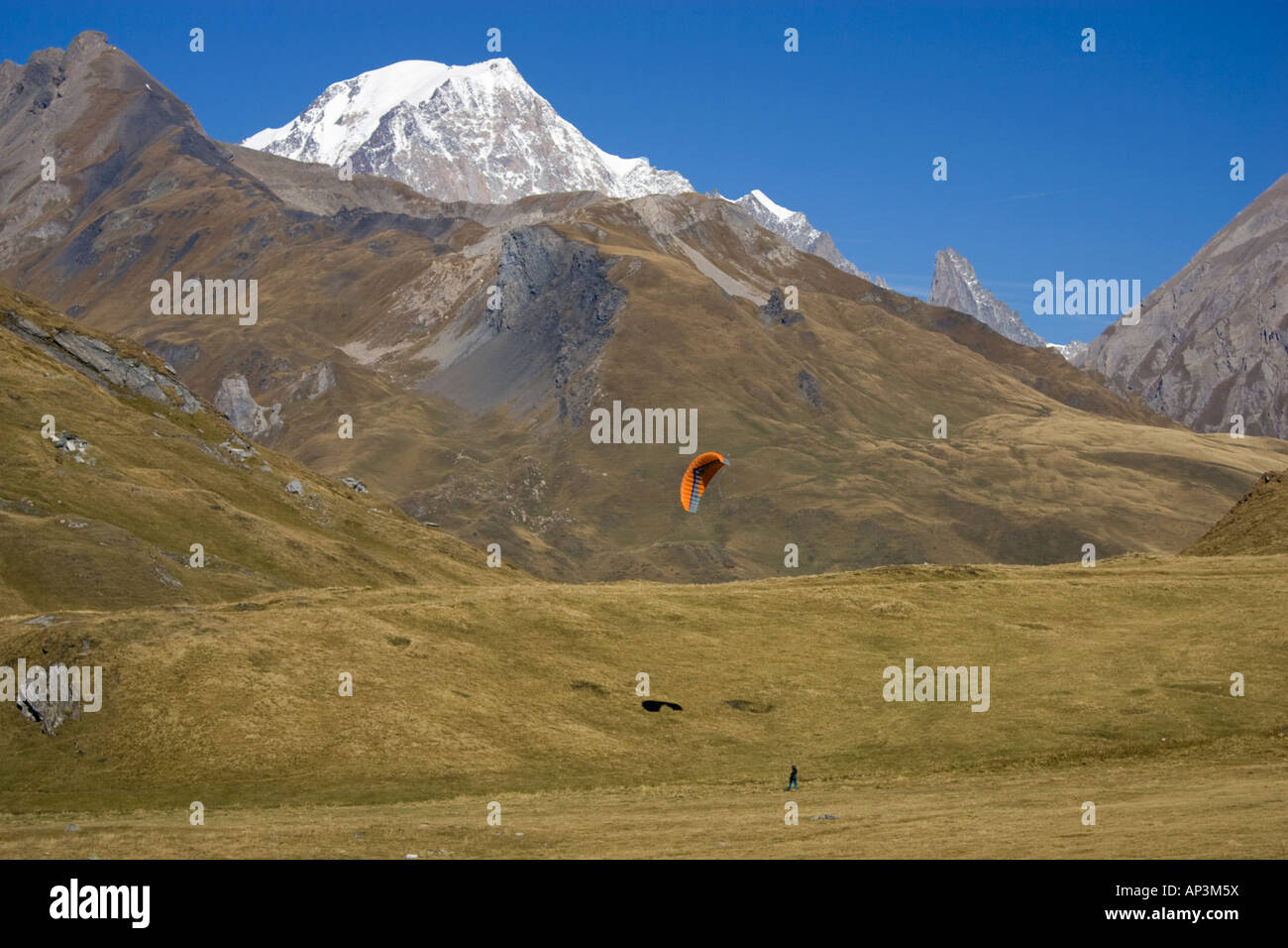 kite landboarding at Col du Petit St Bernard Stock Photo - Alamy