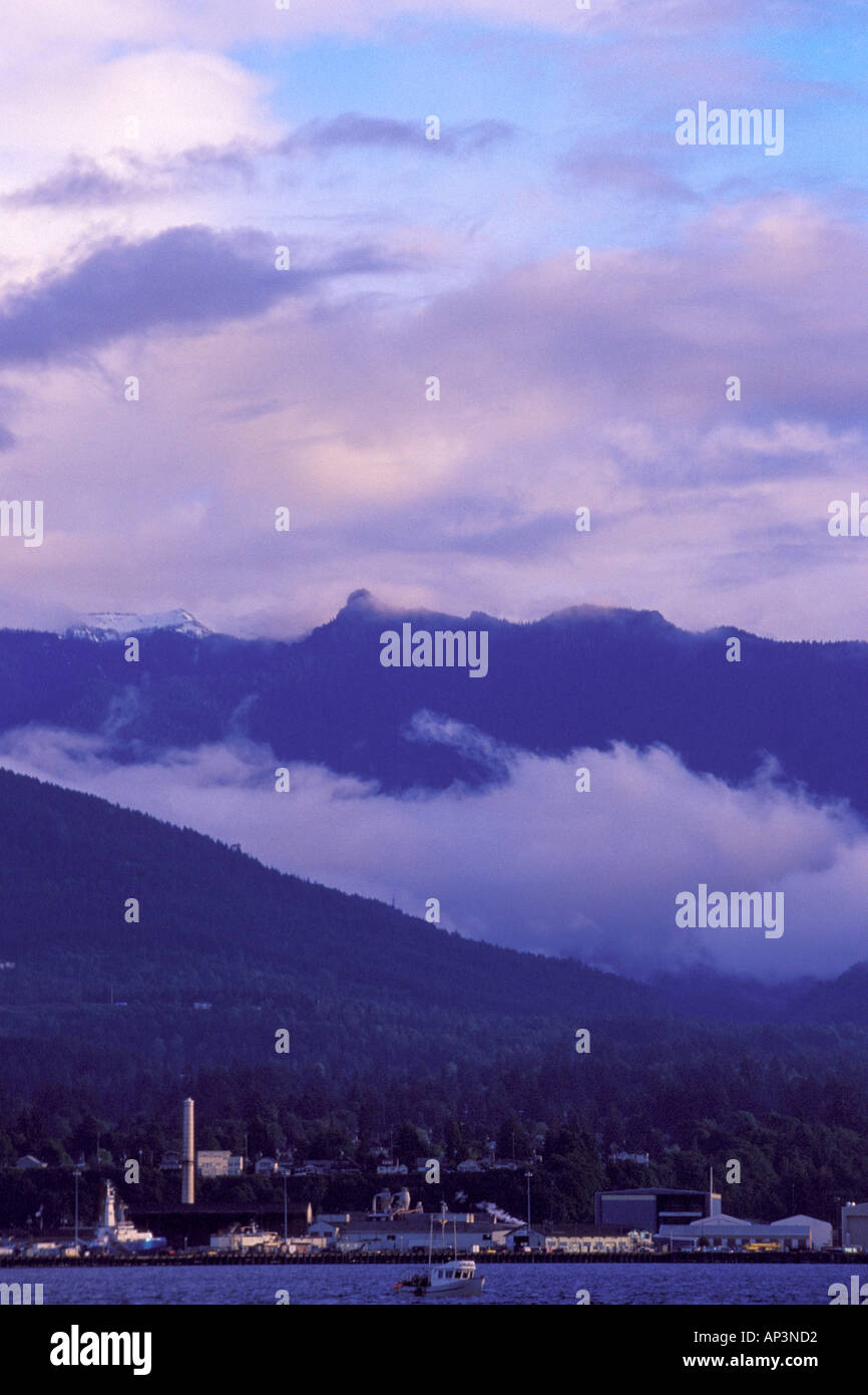 Ediz hook hi-res stock photography and images - Alamy