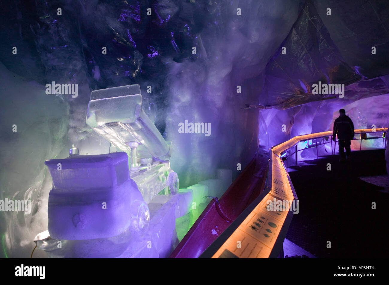 SWITZERLAND, Wallis/Valais, ZERMATT: Klein Matterhorn (Matterhorn ...