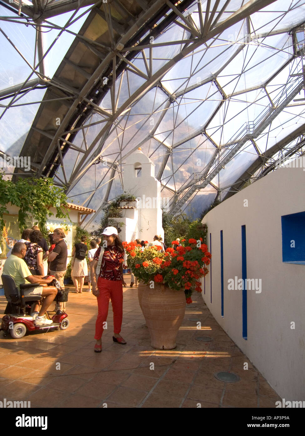 Interior biodome eden project cornwall hi-res stock photography and ...