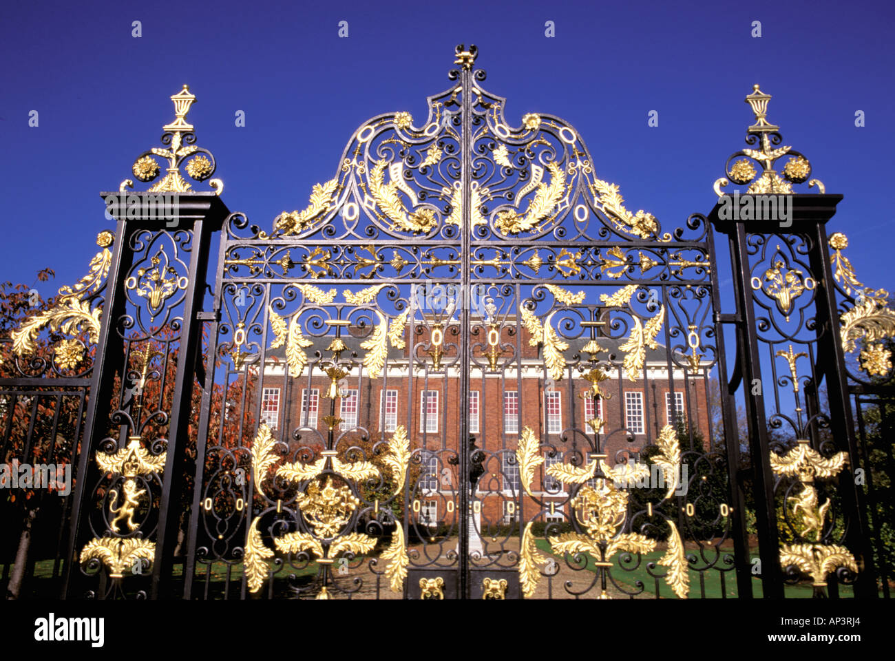 Kensington palace gate hi-res stock photography and images - Alamy