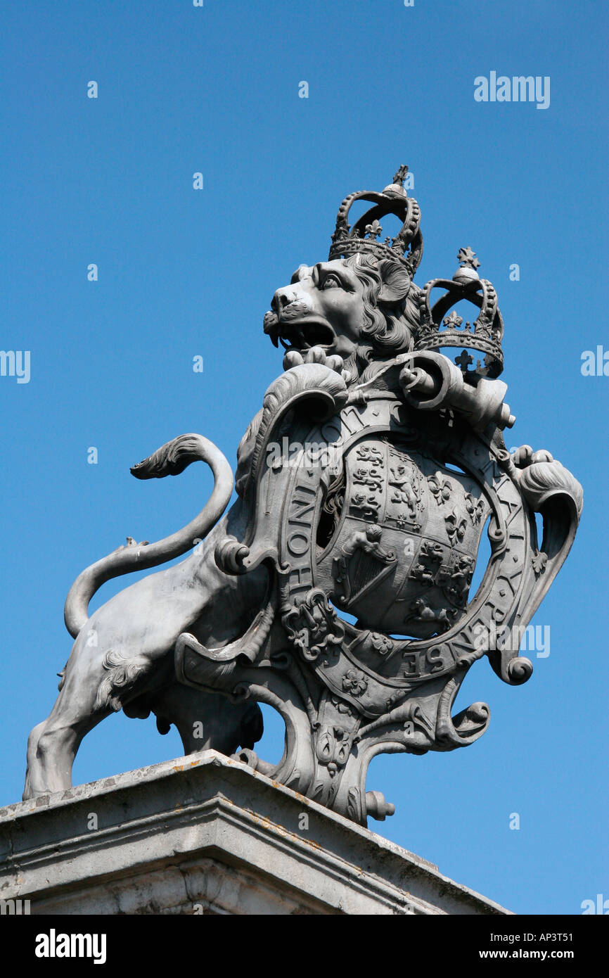 Hampton court fire hi-res stock photography and images - Alamy