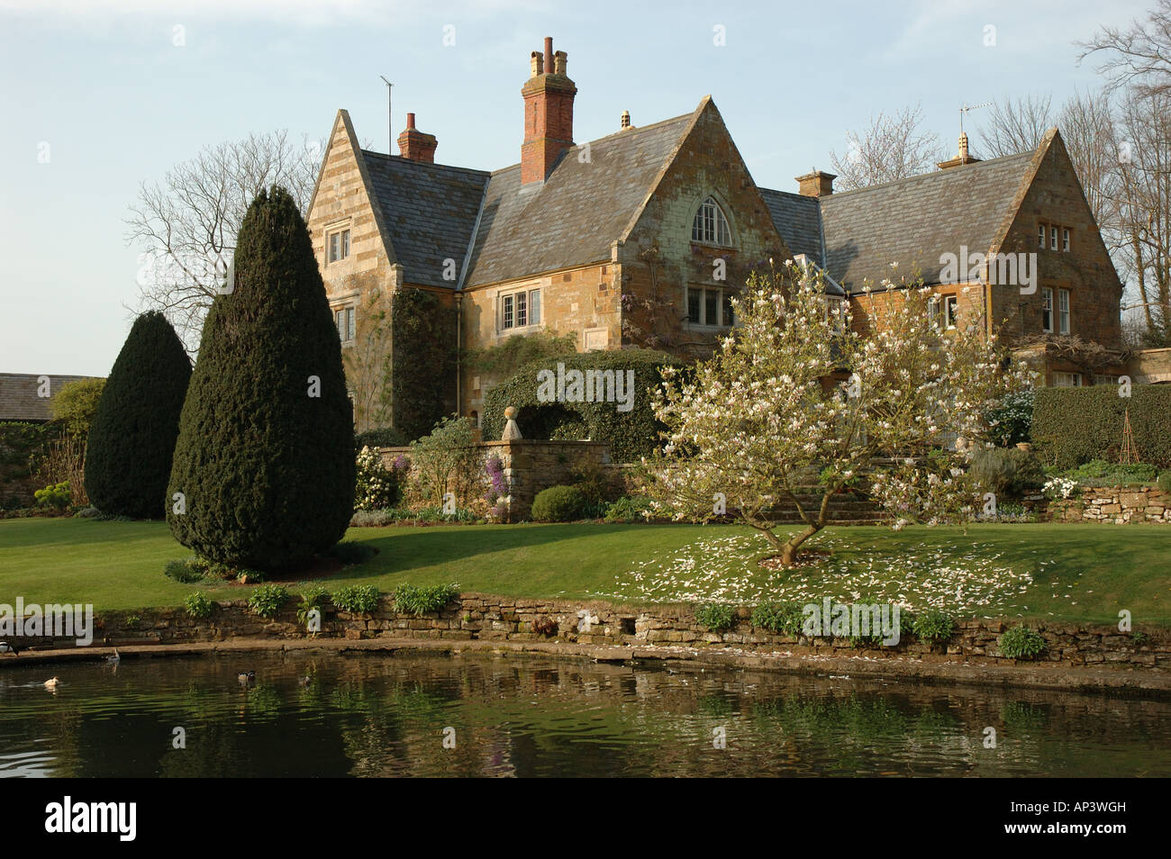 English manor house hi-res stock photography and images - Alamy