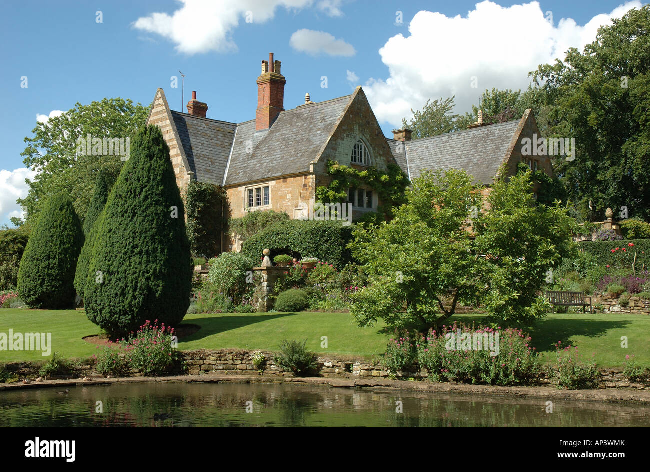 Coton manor hi-res stock photography and images - Alamy
