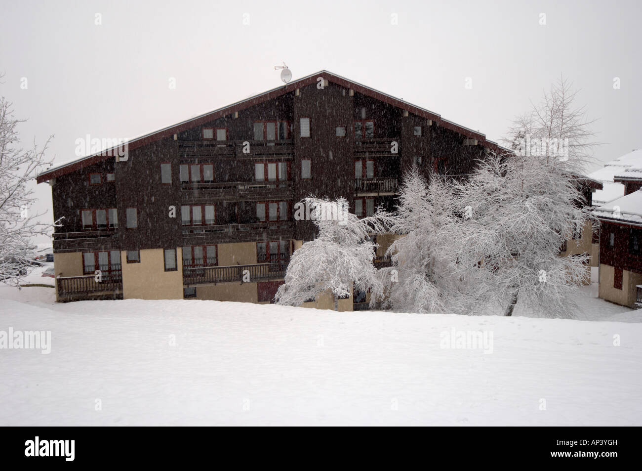 A chalet in the snow at Montchavin, La Plagne, France Stock Photo - Alamy