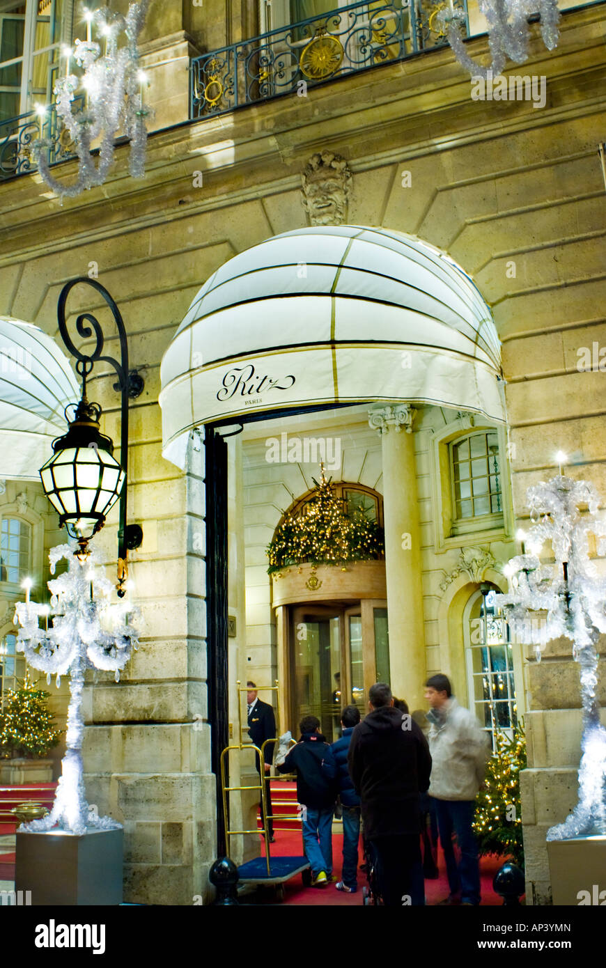 Ritz paris entrance hi-res stock photography and images - Alamy