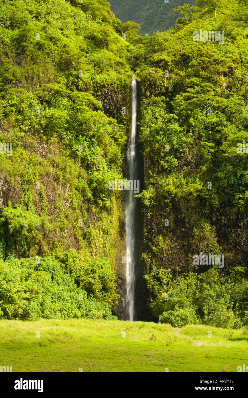 Faarumai Waterfall, Tahiti Nui, Society Islands, French Polynesia ...