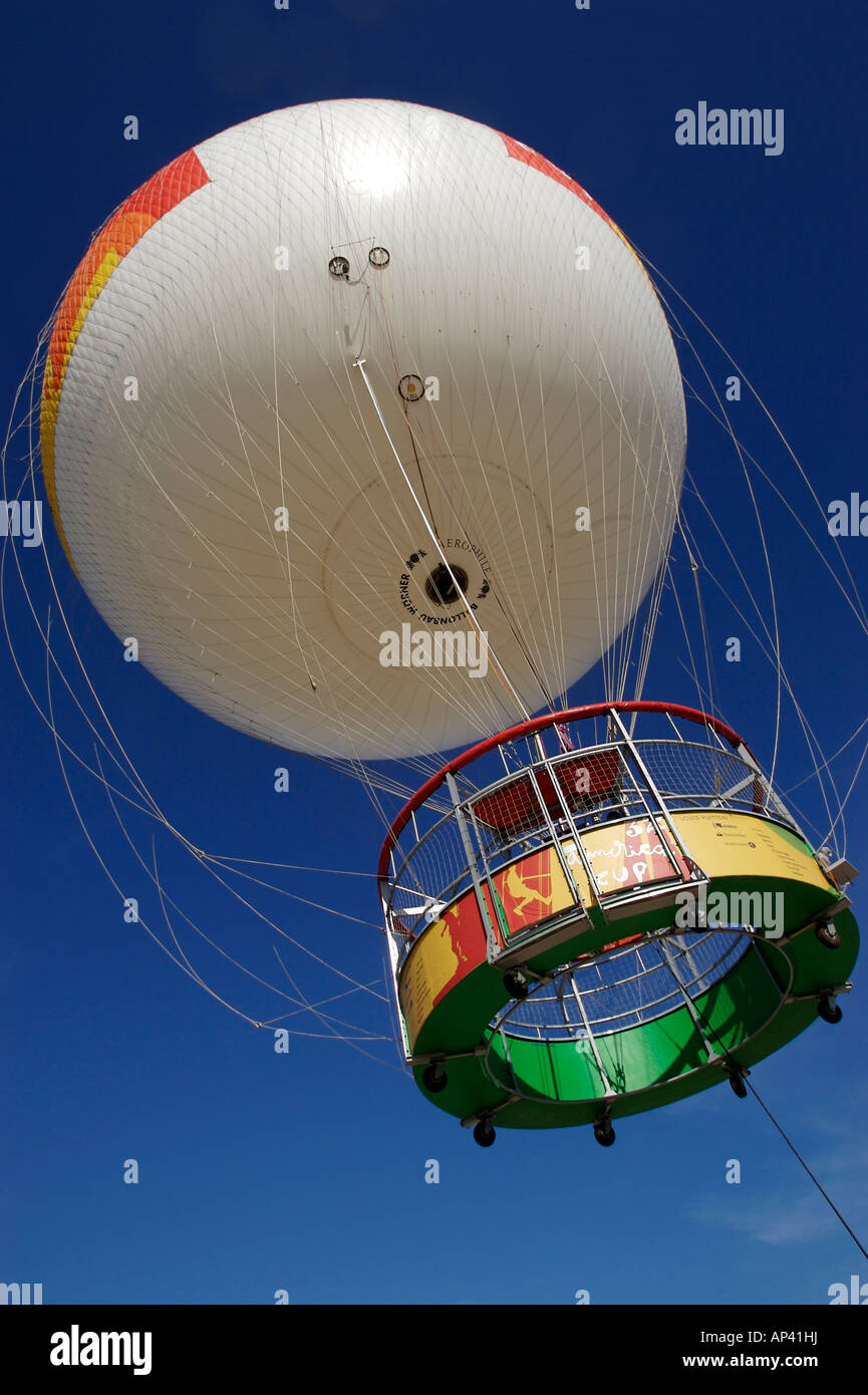 Balloon static hi-res stock photography and images - Alamy