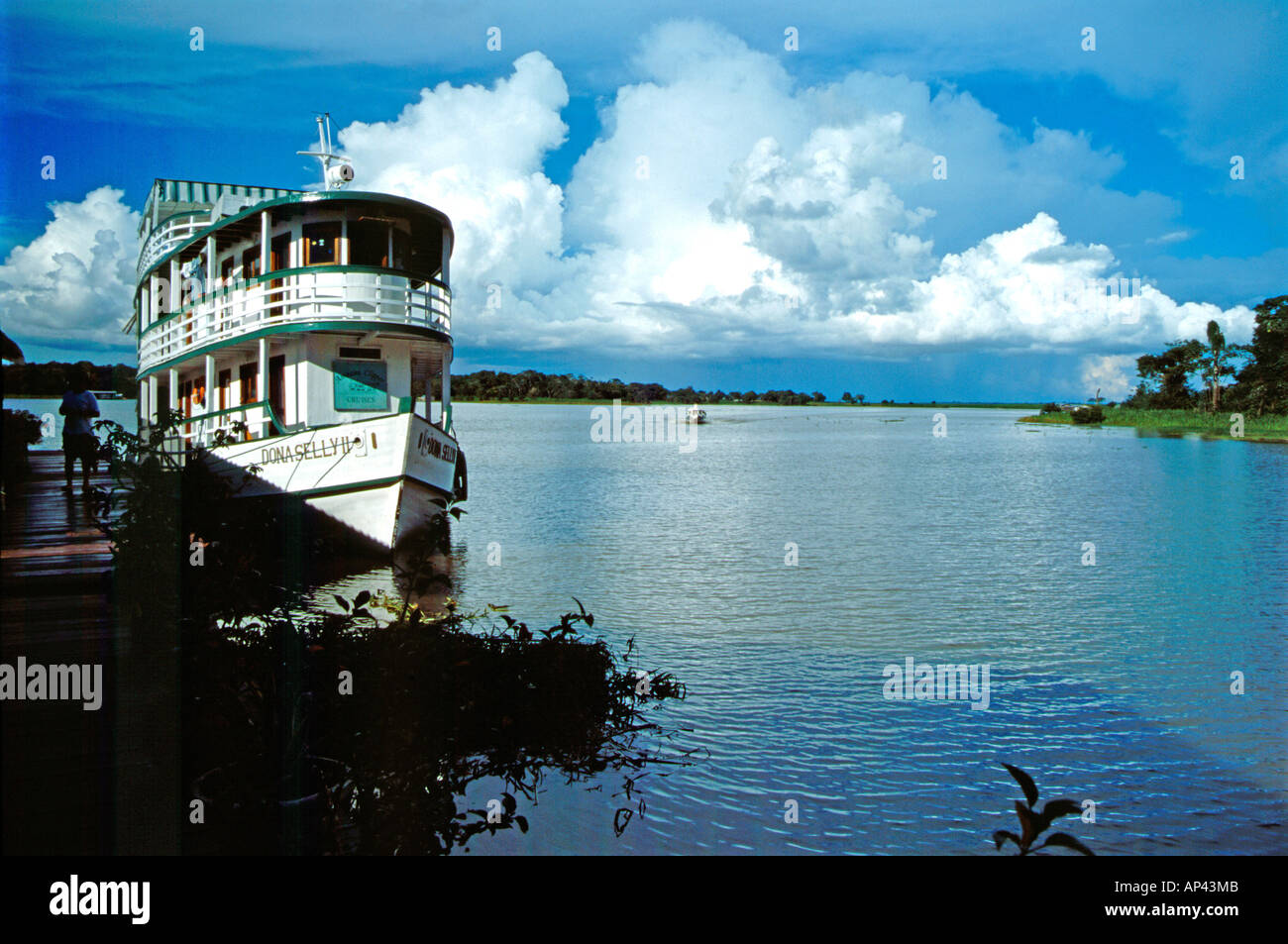 Amazon brazil boat river riverboat hi-res stock photography and images ...