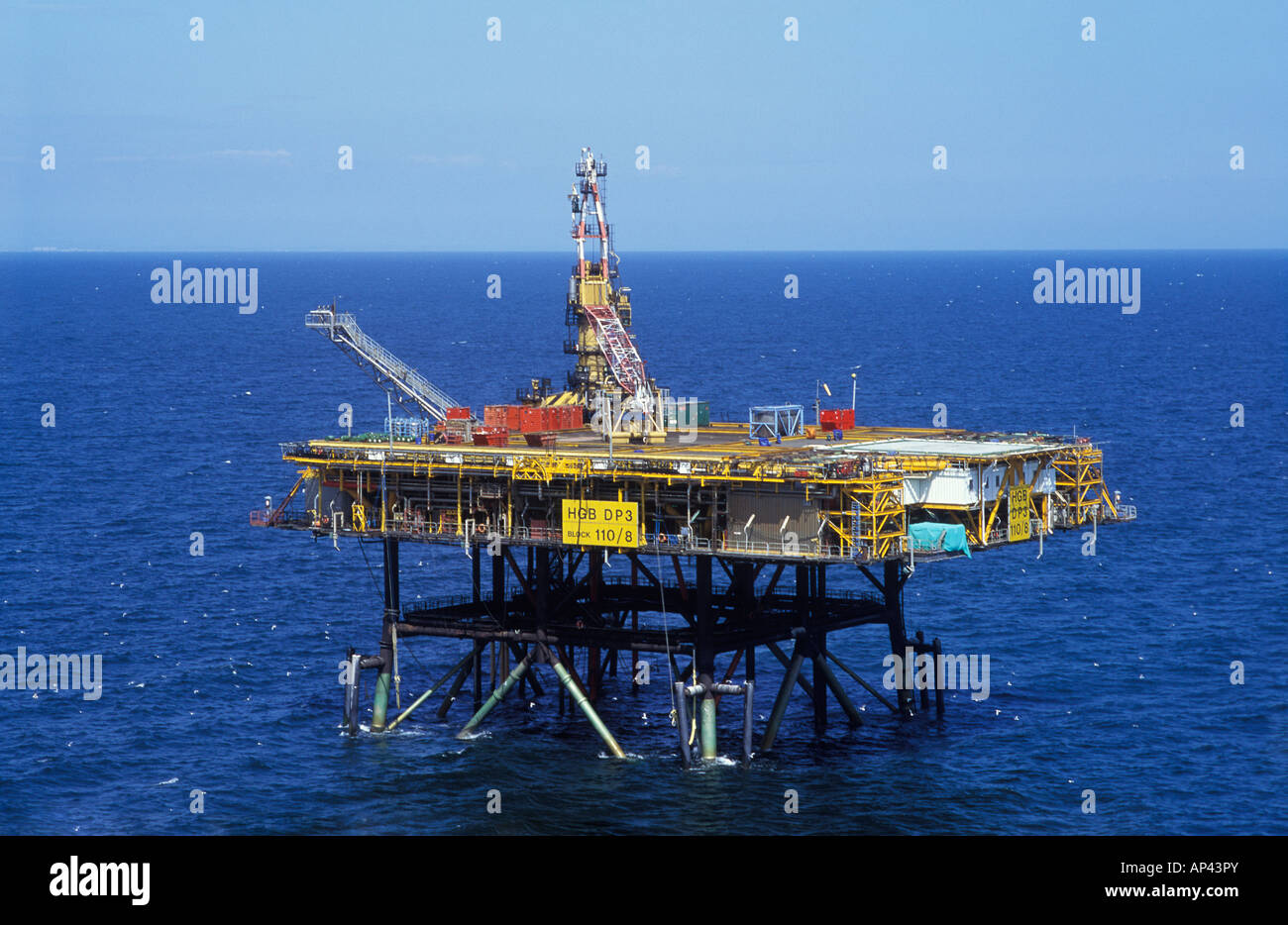 Gas Production Platform Stock Photo - Alamy