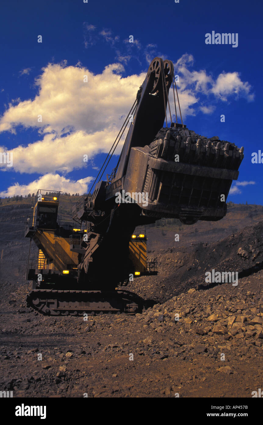 Drag line crane hi-res stock photography and images - Alamy
