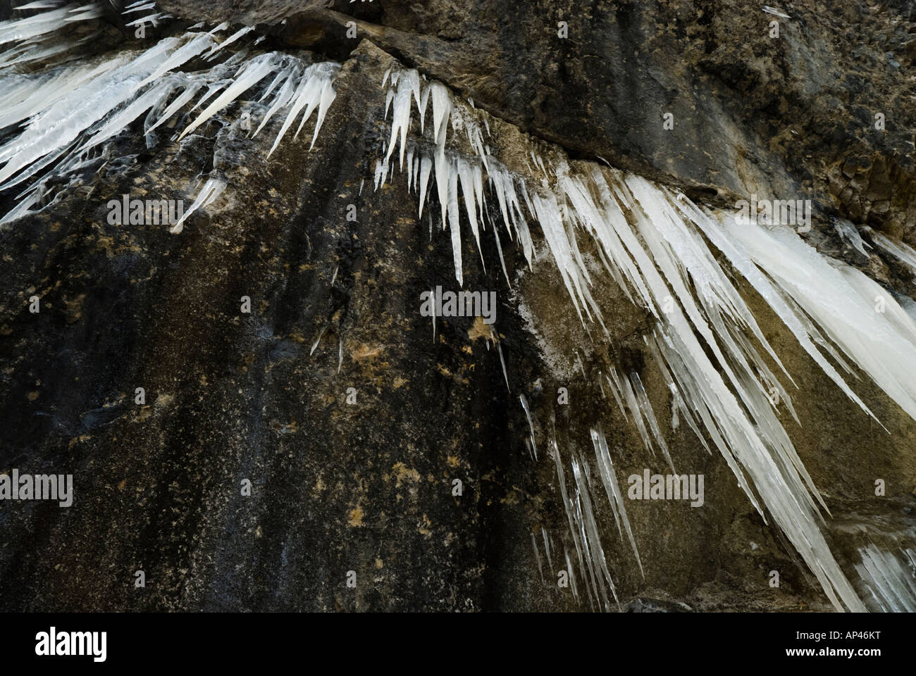 Fissure in rock hi-res stock photography and images - Alamy