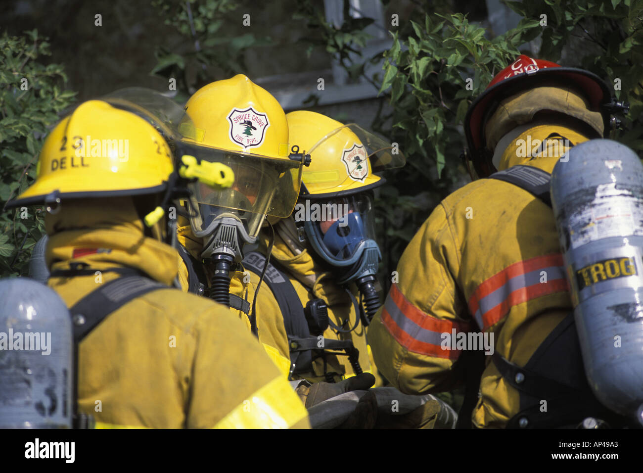 Firefighters teamwork hi-res stock photography and images - Alamy
